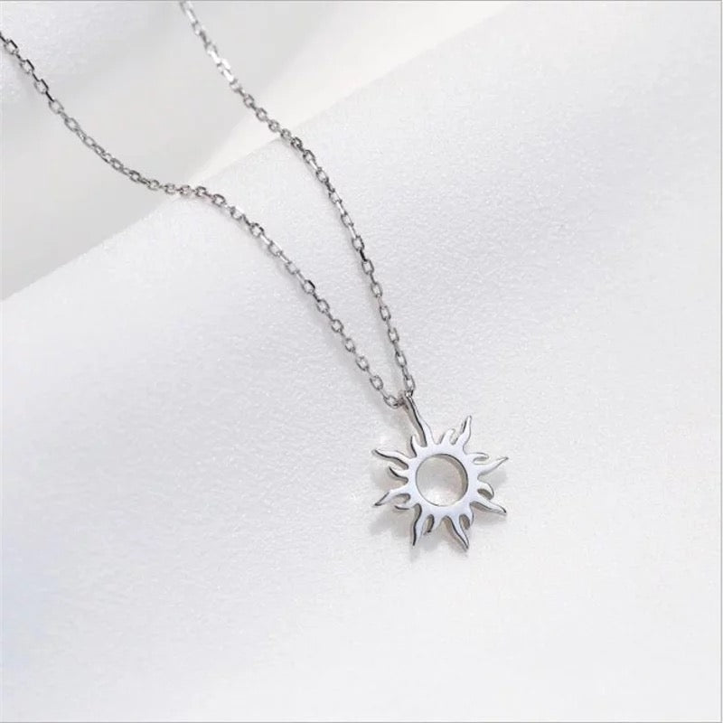 COLLAR SOL HUECO UNISEX MINIMALISTA – Forever Young RD